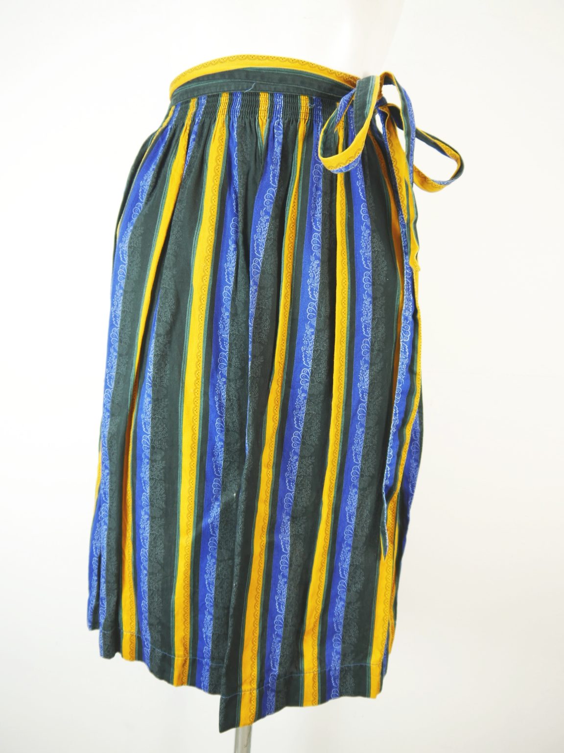 Dirndlschürze mittellang gelb Dirndl Schürze Baumwolle mit Streifen ...